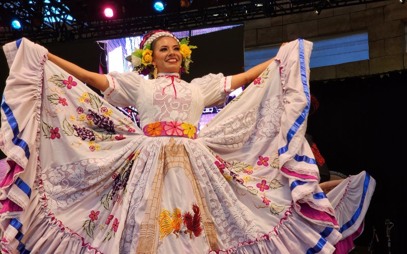 Mexican Folkloric Dance and Song Plays to Enthusiastic Crowd
