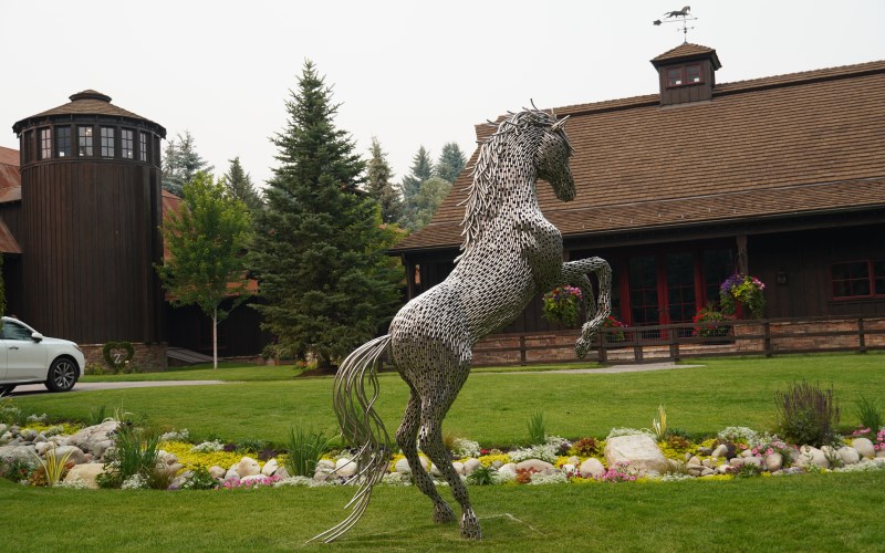 Gardens on SBG Tour Transport Gardengoers to Magical Realms